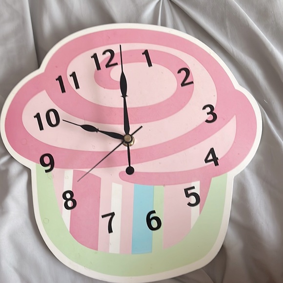 Other | Cupcake Clock | Poshmark